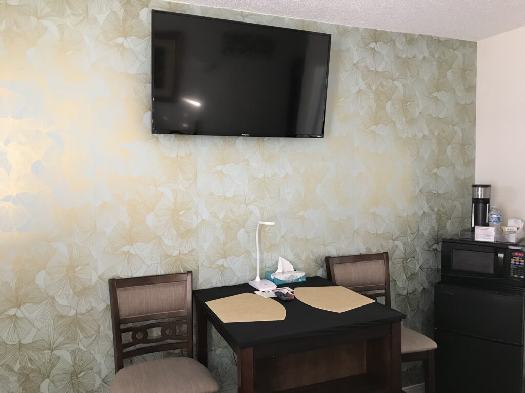 The Sunshine Inn – Where Affordability Meets Comfort & Convenience